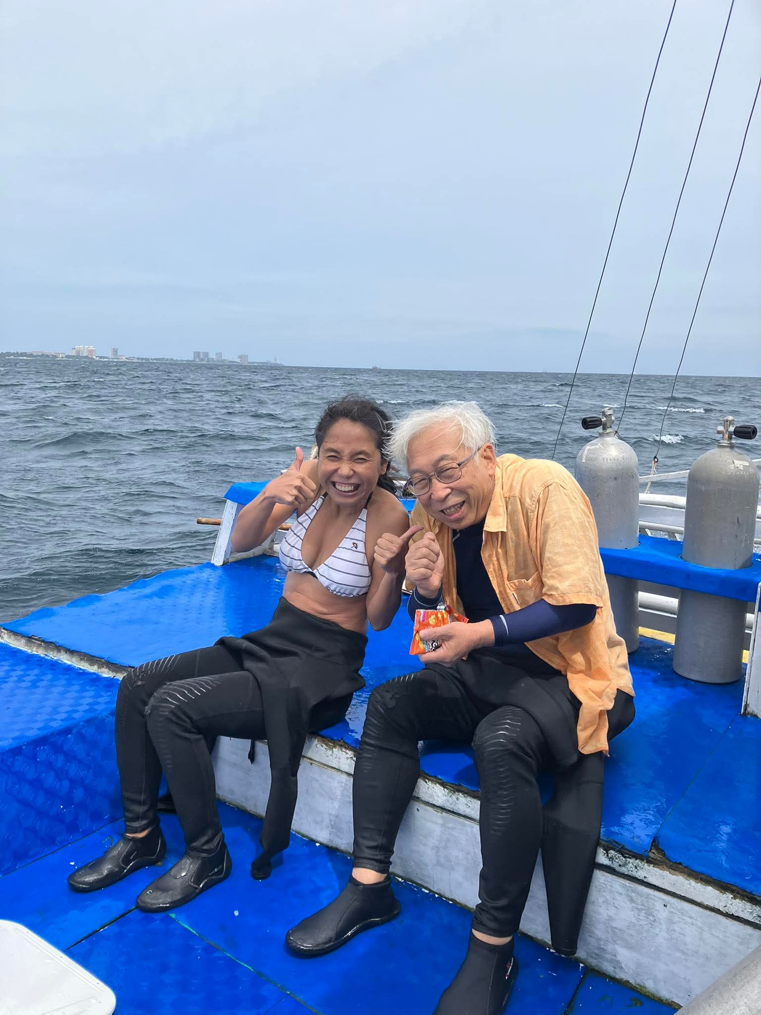 January might call for a boat coat? :: Emerald Green Diving Center